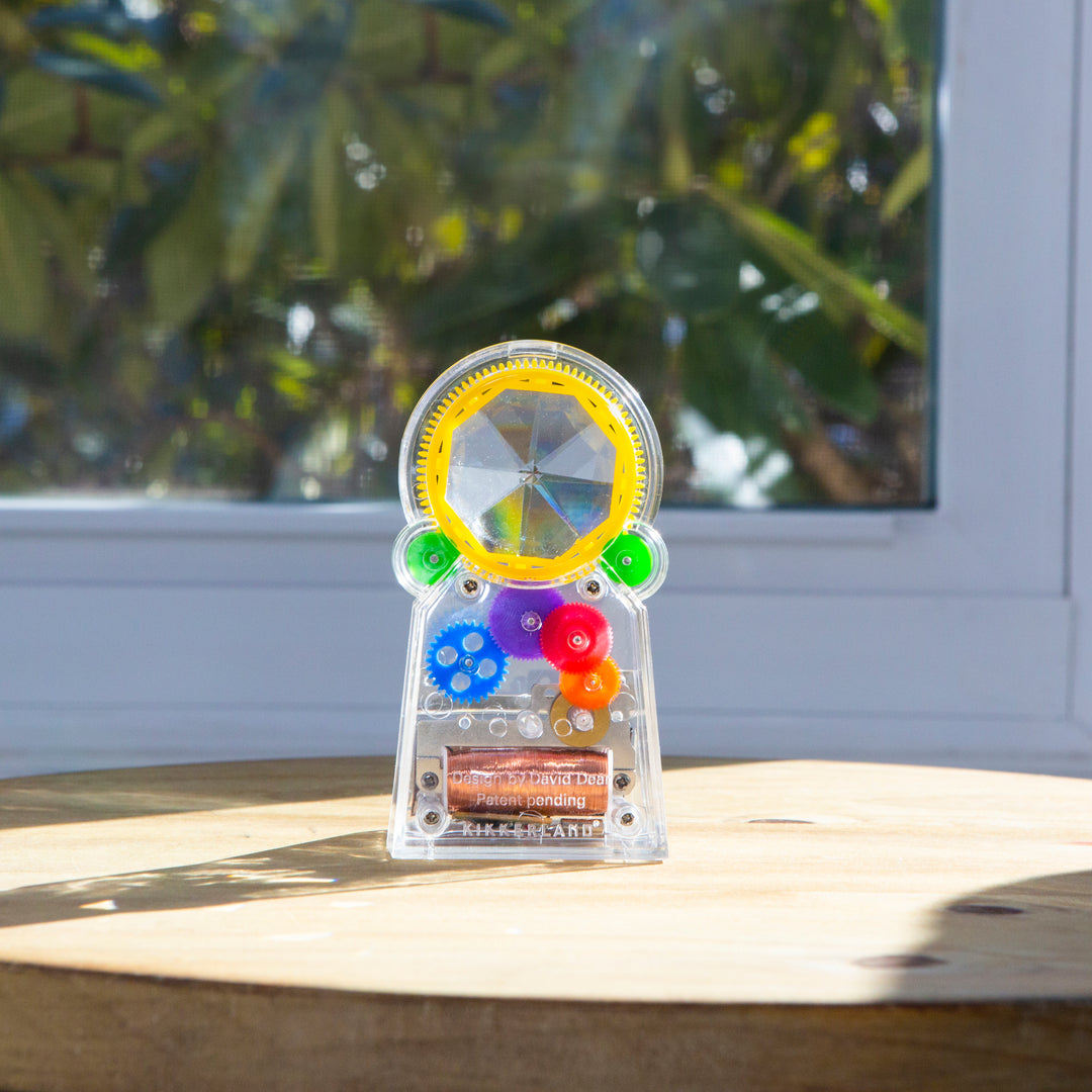Solar Powered Standing Rainbowmaker – Kikkerland B.V